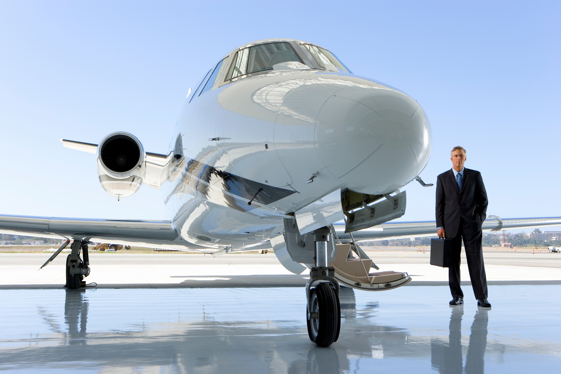 Monarch Air Group Broker School Course | Program Overview